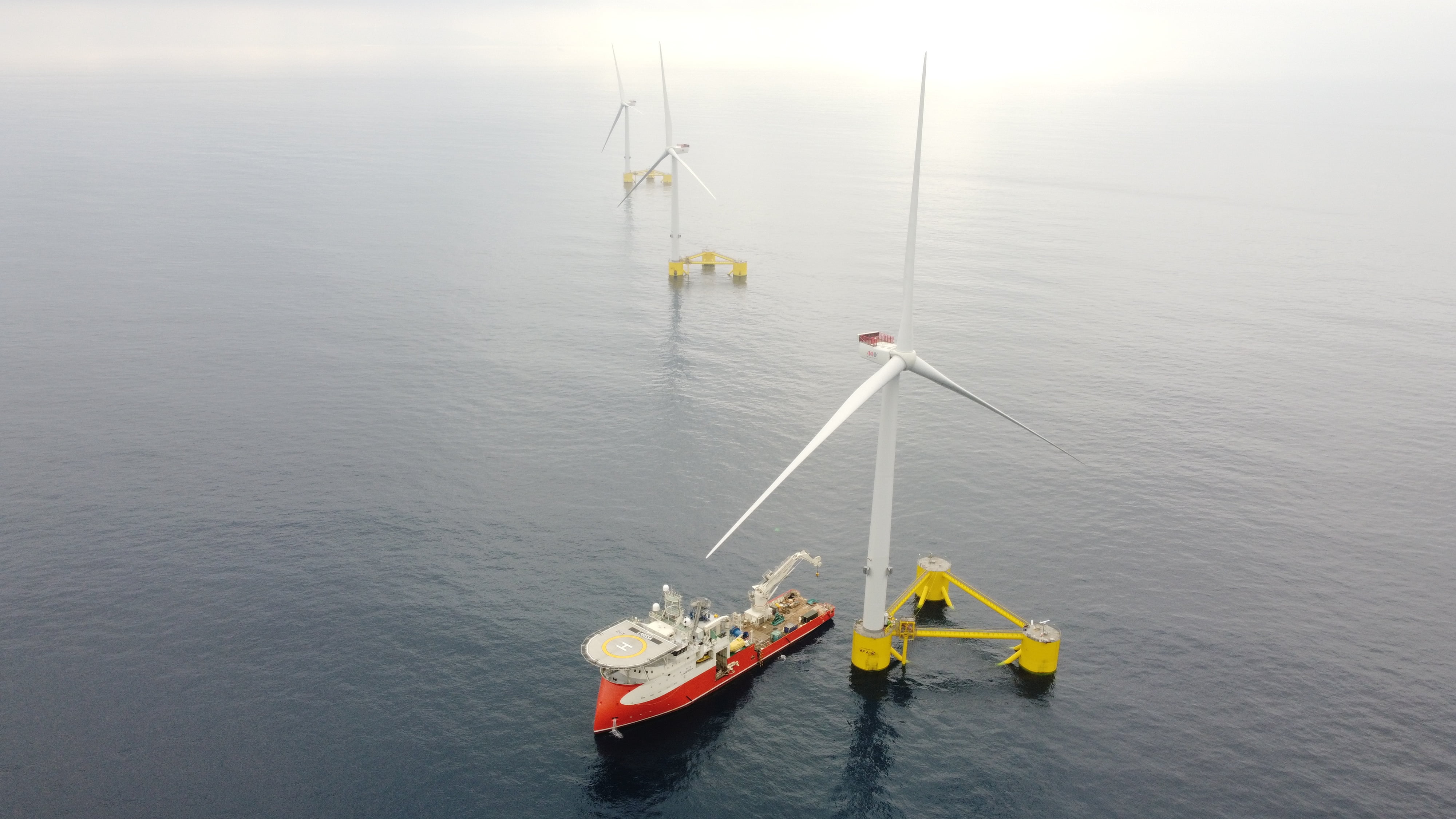 WindFloat Atlantic. Pierwsza półzanurzalna pływająca farma wiatrowa na ...